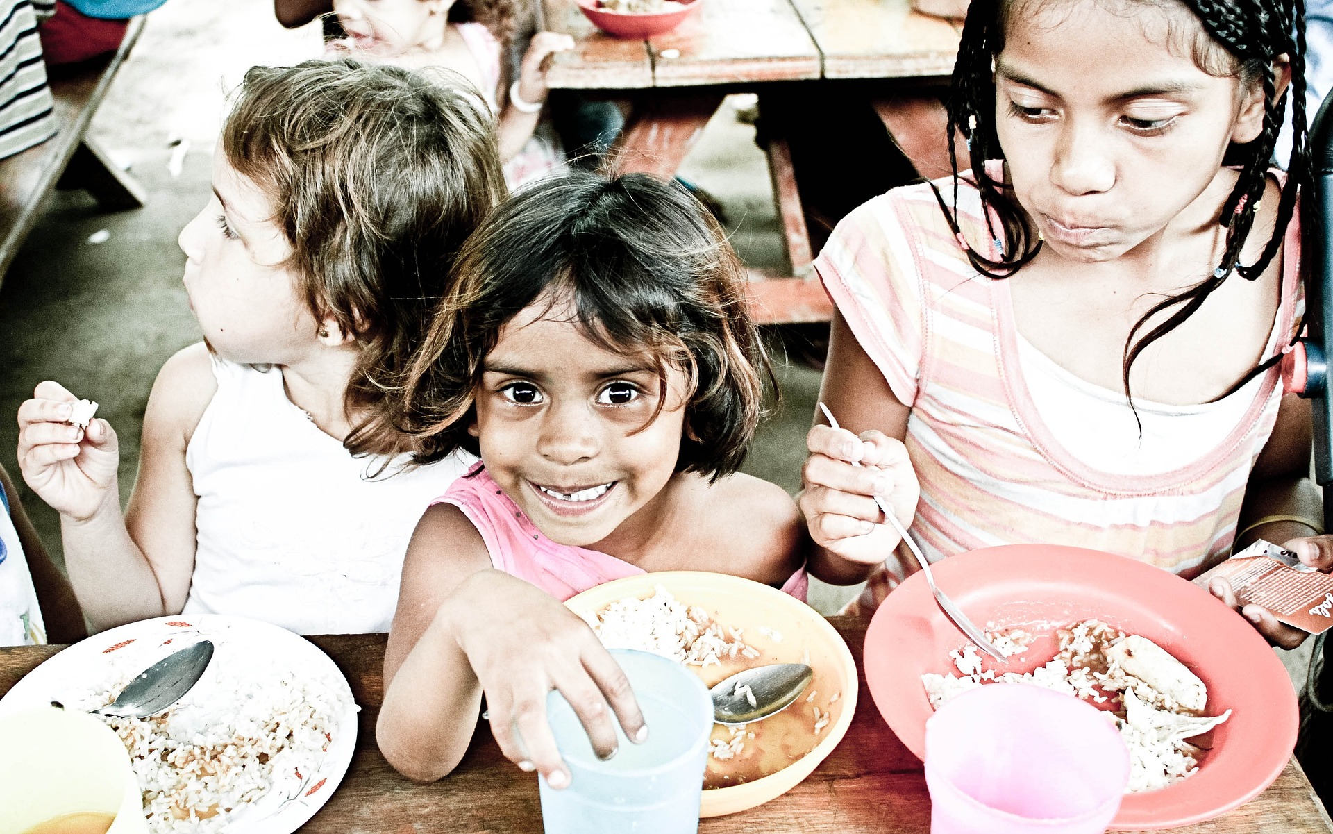 Den Hunger beenden – und Armut, Krieg und Ungleichheit? - Das Tübinger ... Den Hunger beenden – und Armut, Krieg und Ungleichheit? - Das Tübinger ...